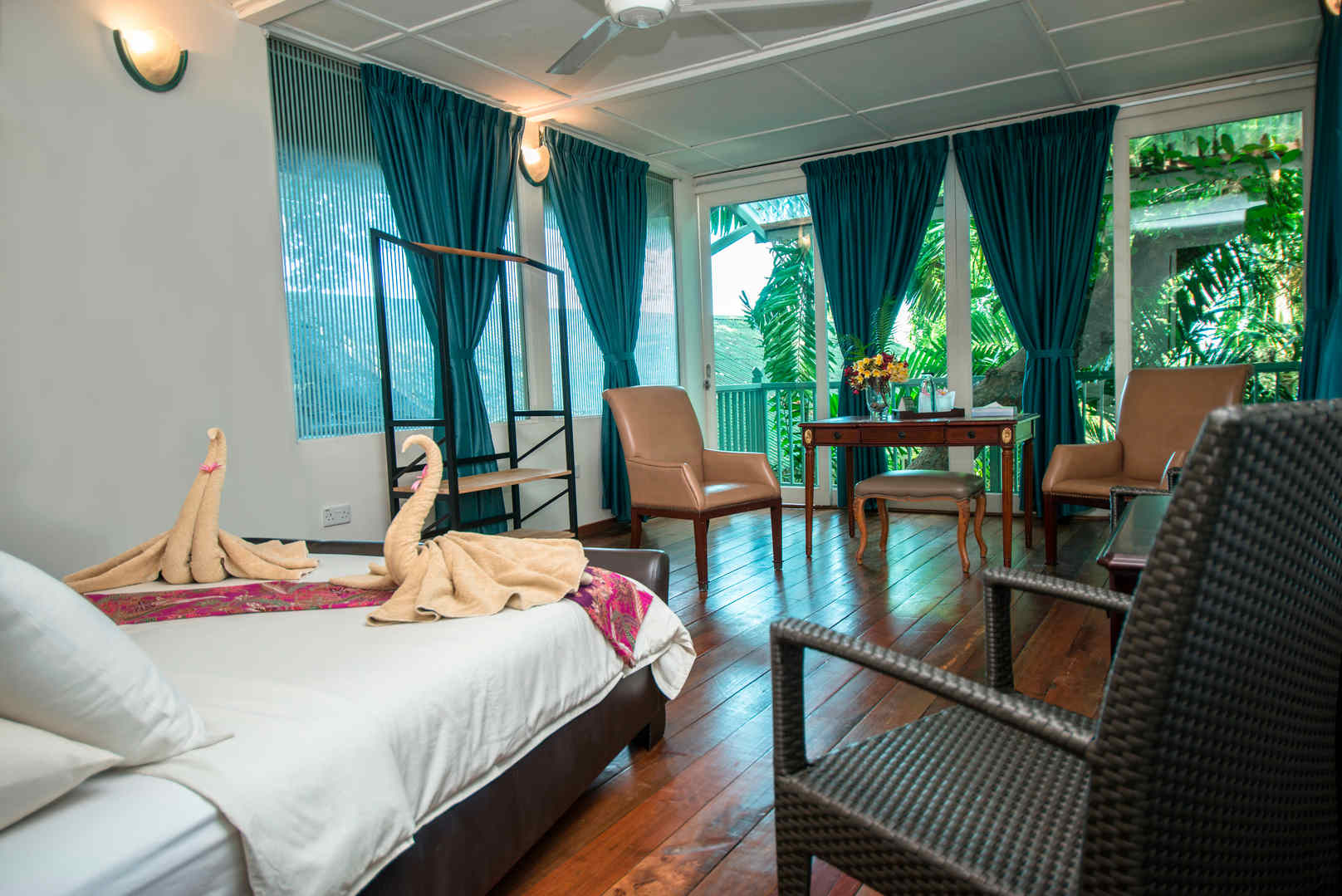 The Rooms - Rawa Island